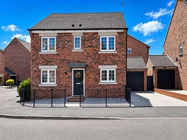4 Bedroom Detached House