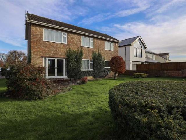 4 Bedroom Detached House
