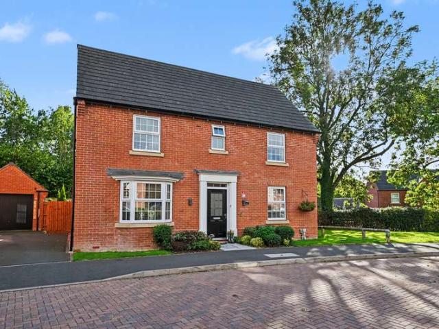 4 Bedroom Detached House
