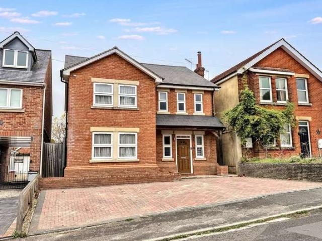 4 Bedroom Detached House
