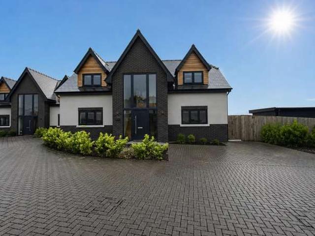 4 Bedroom Detached House