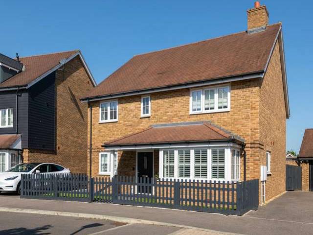 4 Bedroom Detached House