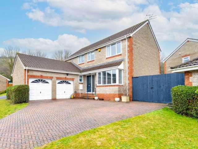 4 Bedroom Detached House