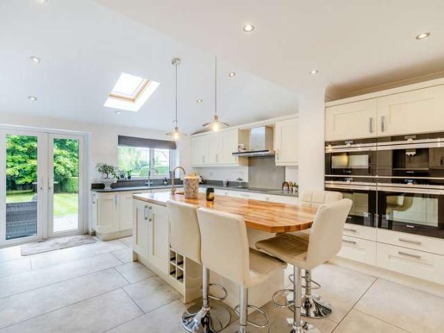 4 Bedroom Detached House