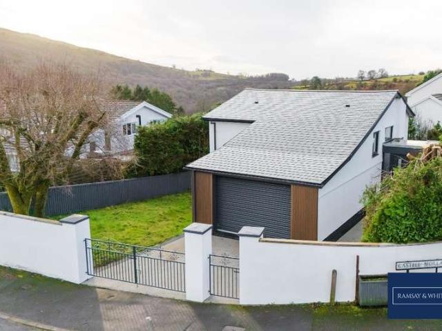4 Bedroom Detached House