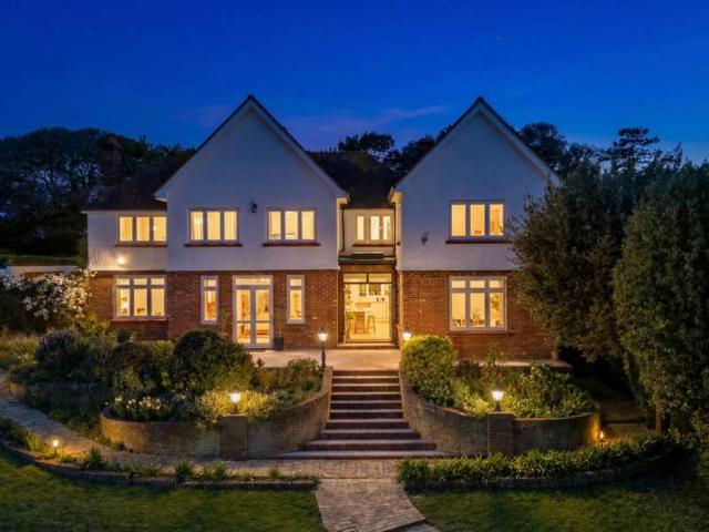 4 Bedroom Detached House