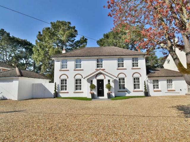 4 Bedroom Detached House