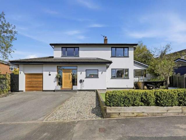 4 Bedroom Detached House