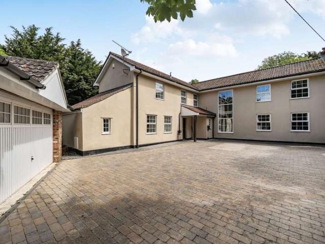 4 Bedroom Detached House