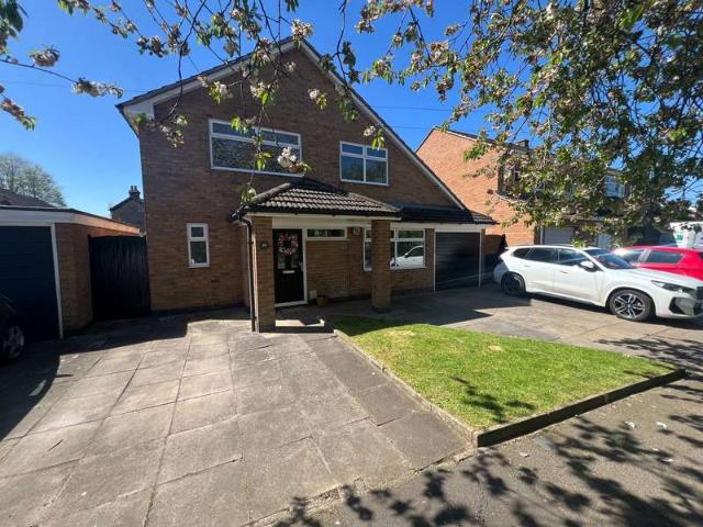 4 Bedroom Detached House
