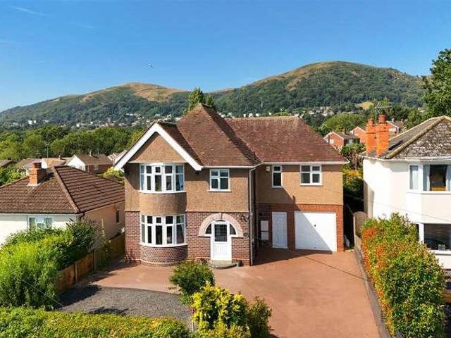 4 Bedroom Detached House