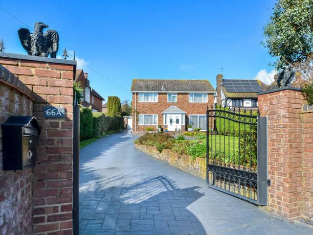 4 Bedroom Detached House