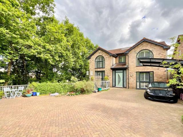 4 Bedroom Detached House