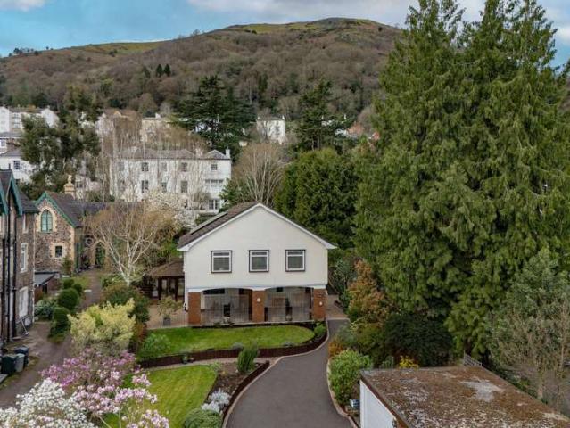 4 Bedroom Detached House