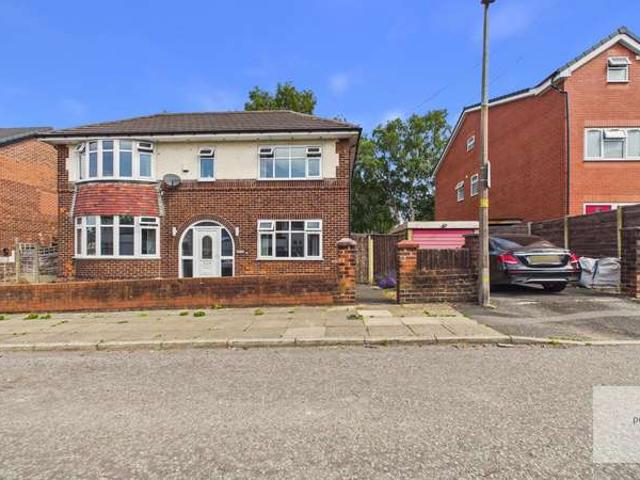 4 Bedroom Detached House