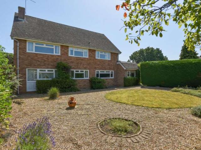 4 Bedroom Detached House