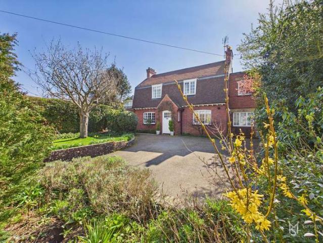 4 Bedroom Detached House