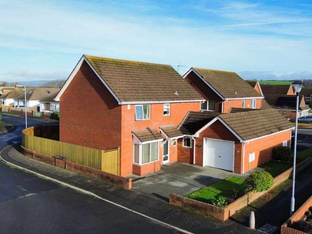 4 Bedroom Detached House