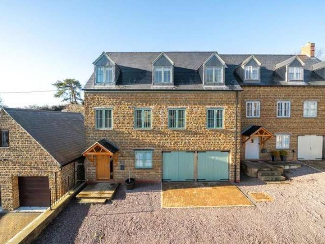 4 Bedroom Detached House