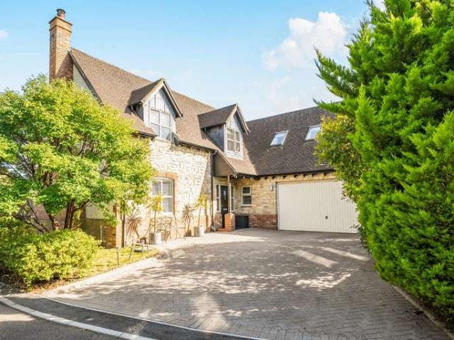 4 Bedroom Detached House
