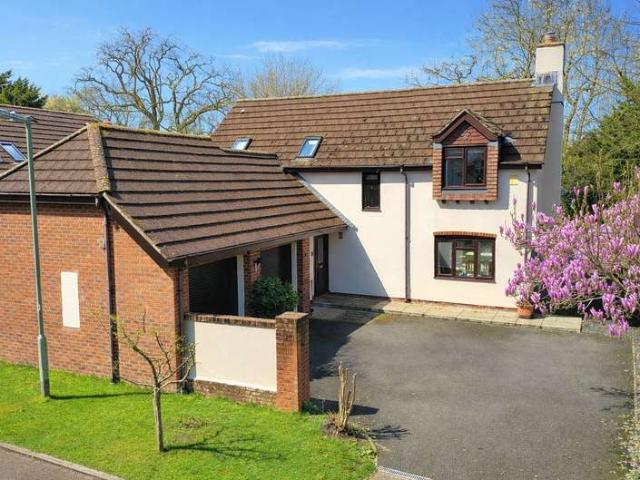 4 Bedroom Detached House