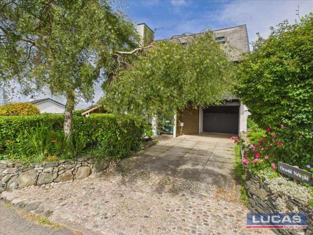 4 Bedroom Detached House