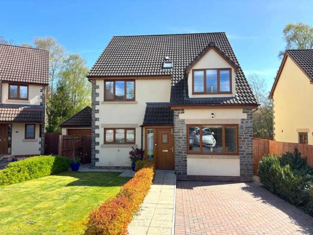 4 Bedroom Detached House