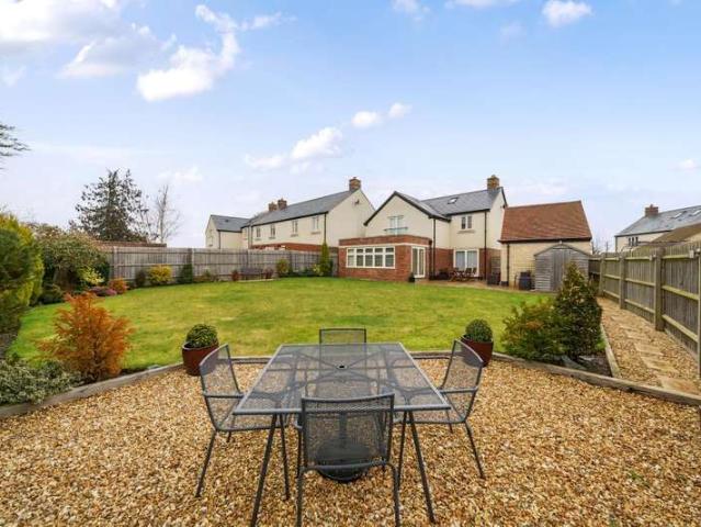 4 Bedroom Detached House