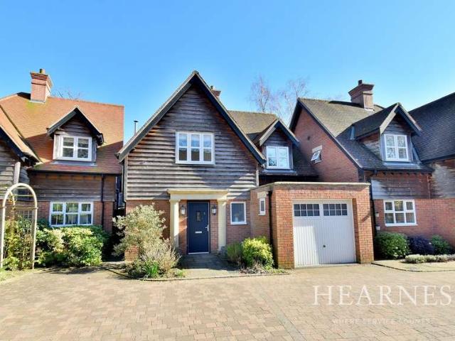 4 Bedroom Detached House