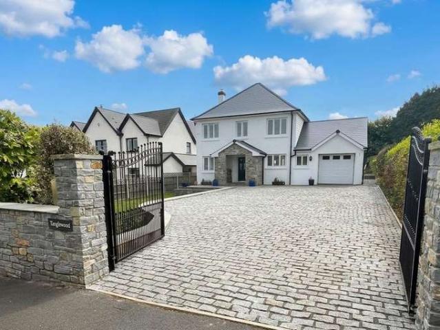 4 Bedroom Detached House