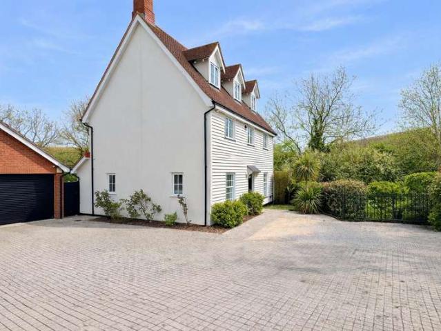 4 Bedroom Detached House