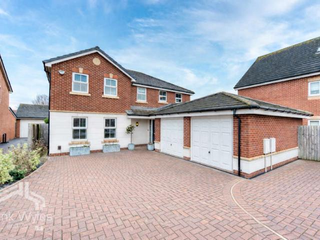 4 Bedroom Detached House