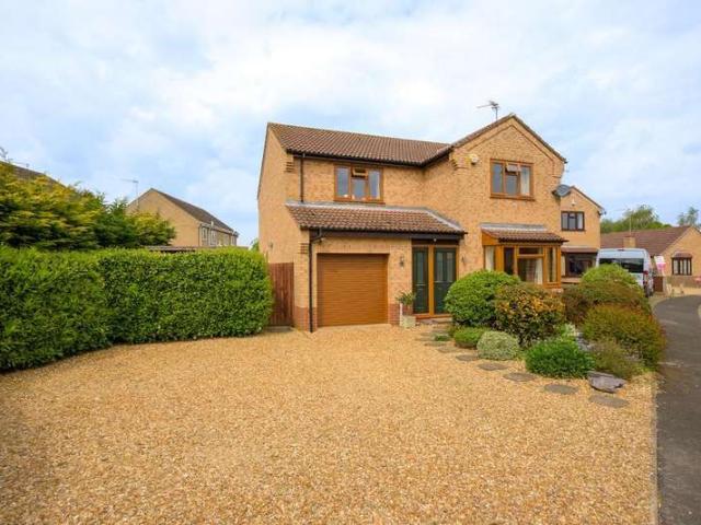 4 Bedroom Detached House