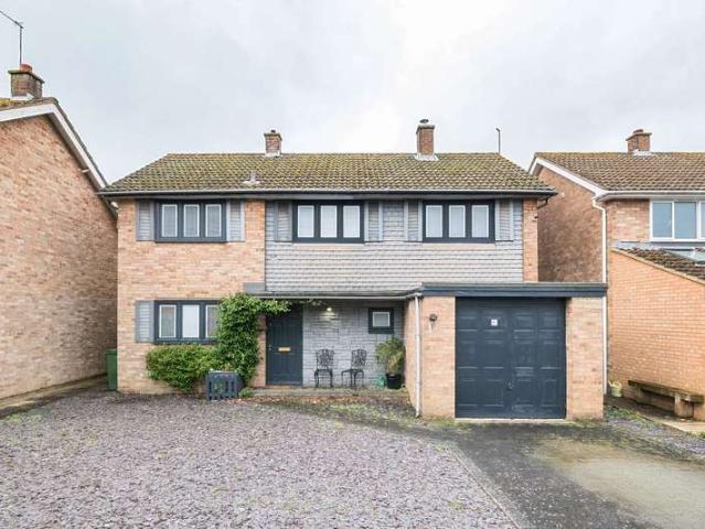 4 Bedroom Detached House