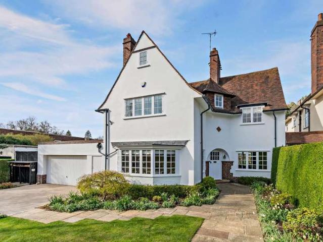 4 Bedroom Detached House