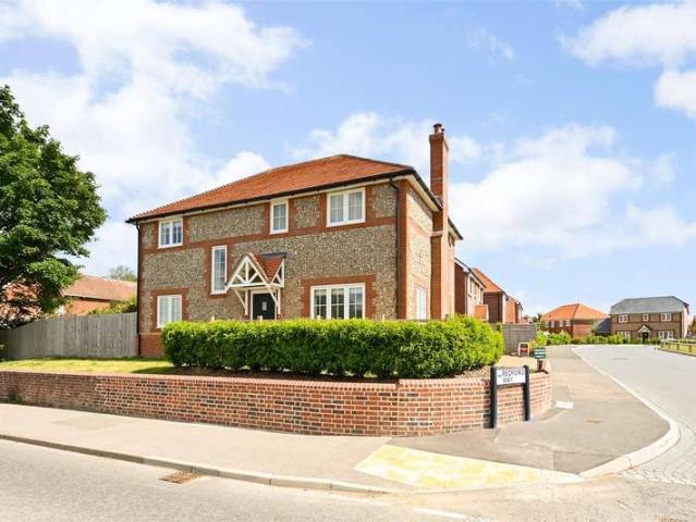 4 Bedroom Detached House