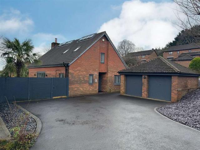 4 Bedroom Detached House