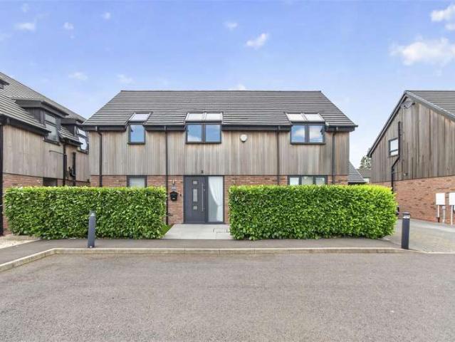4 Bedroom Detached House