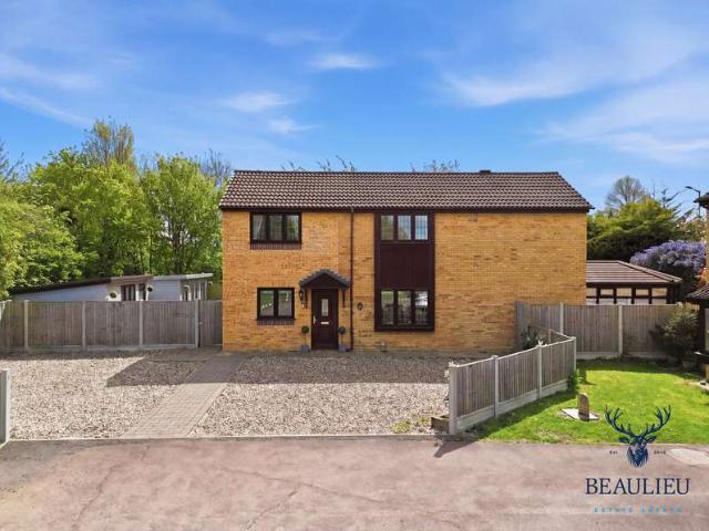 4 Bedroom Detached House