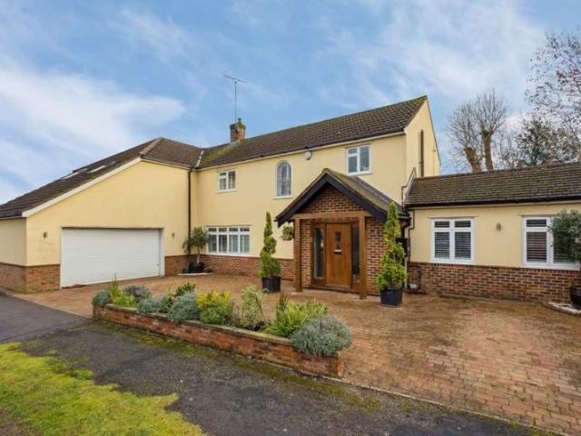 4 Bedroom Detached House