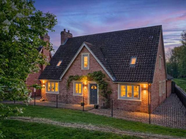 4 Bedroom Detached House