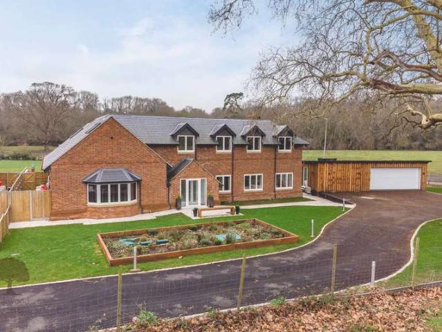 4 Bedroom Detached House