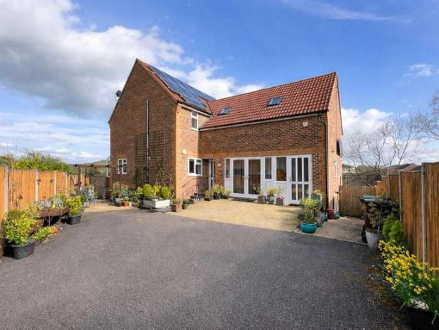 4 Bedroom Detached House