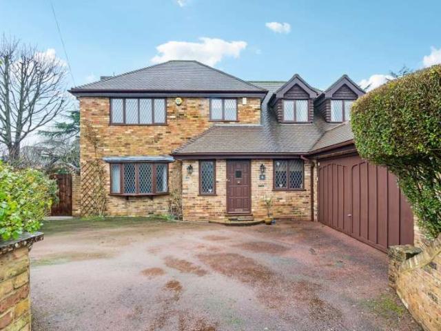 4 Bedroom Detached House