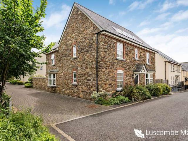 4 Bedroom Detached House