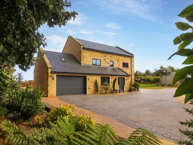 4 Bedroom Detached House