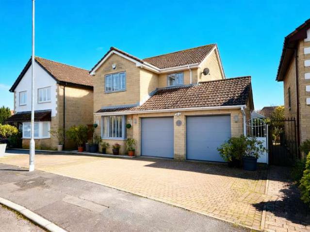 4 Bedroom Detached House