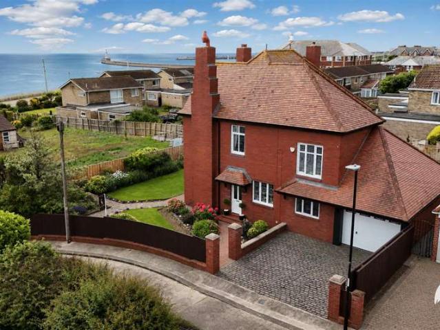 4 Bedroom Detached House
