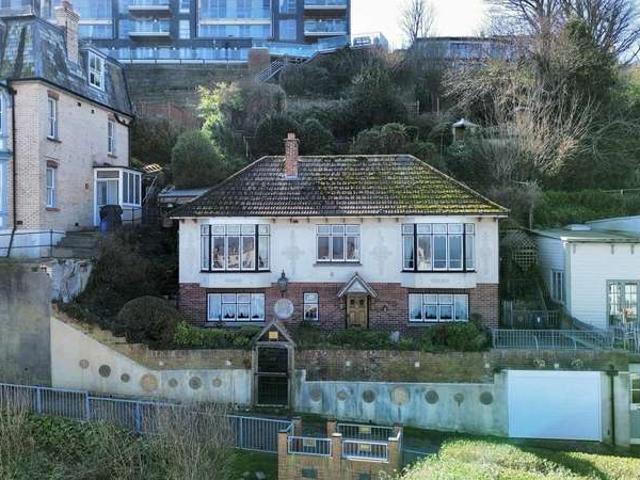 4 Bedroom Detached House