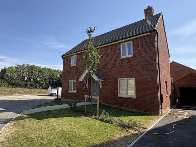 4 Bedroom Detached House